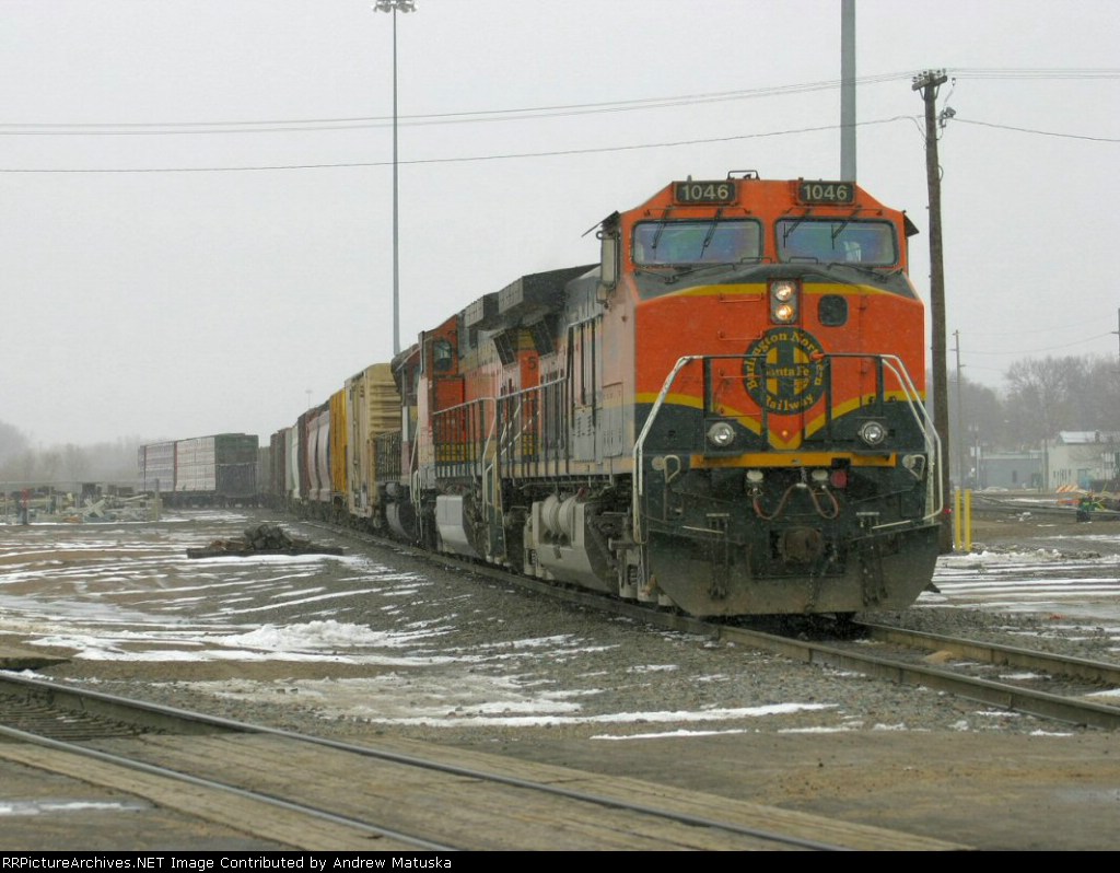 BNSF 1046